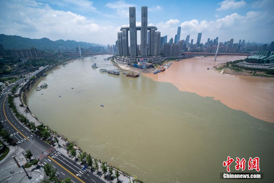 Chongqing: Zusammenfluss zweier Flüsse bildet ein Naturspektakel_China ...