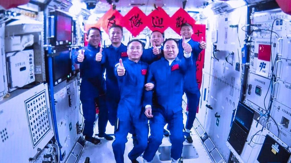 Shenzhou-16-Besatzung in der Raumstation „Tiangong“_China.org.cn