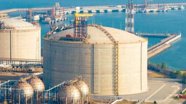 Qingdao: Größter LNG-Speicher Chinas fertiggestellt_China.org.cn