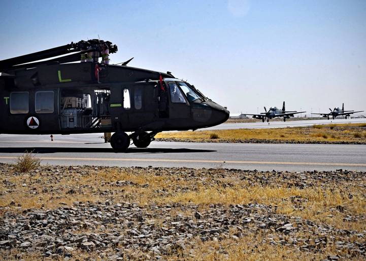 米軍、アフガニスタンにUH-60ヘリを送る_中国網_日本語