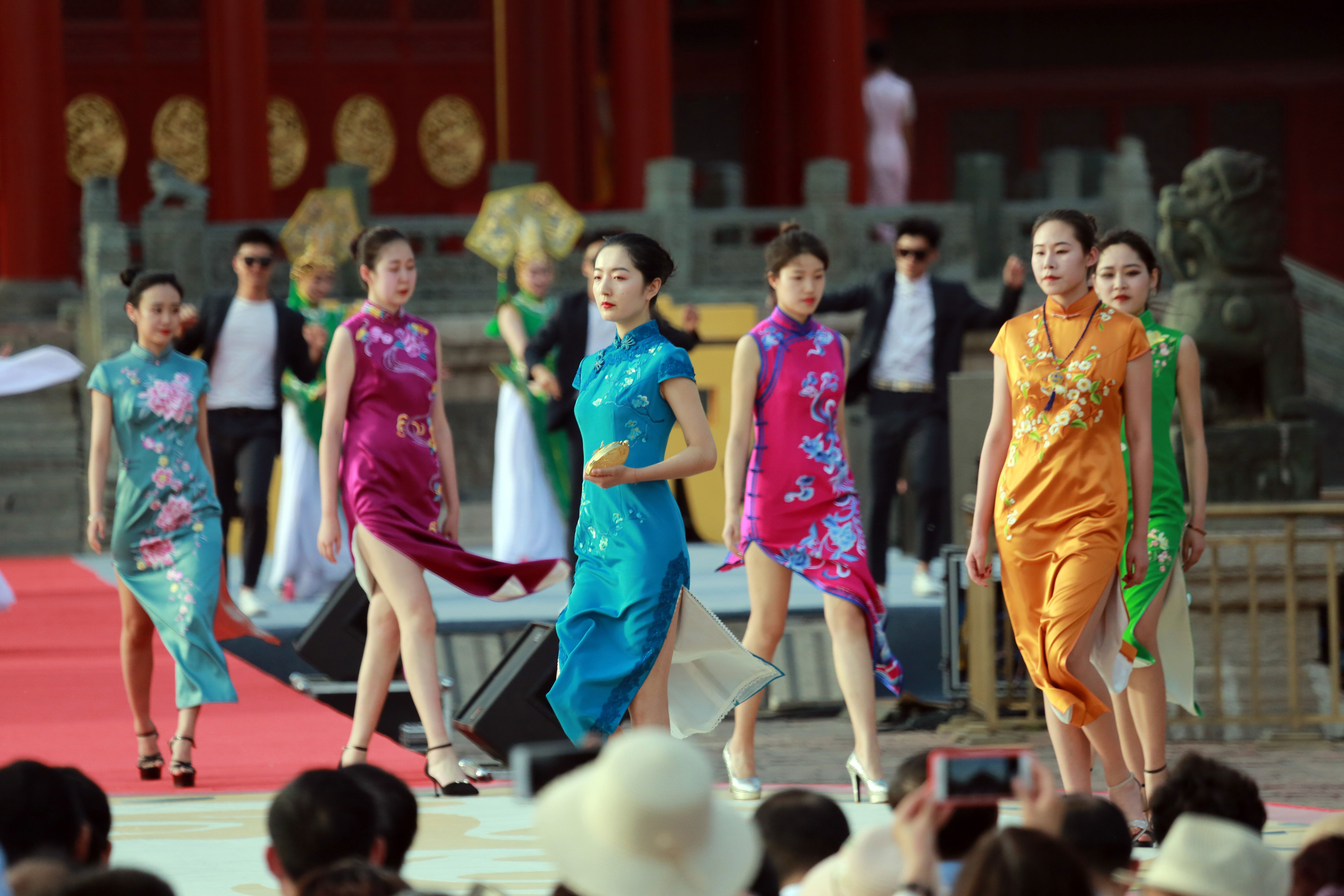 Arranca el Festival Cheongsam en el norte de China_Spanish.china.org.cn ...
