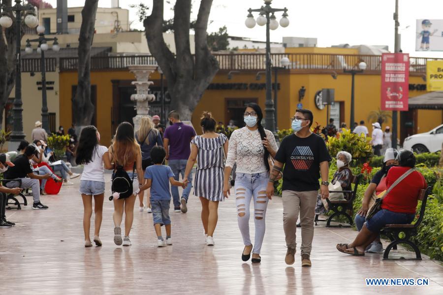 Personas en Lima, Perú_Spanish.china.org.cn_中国最权威的西班牙语新闻网站