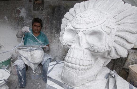 México: Elaboran figura de yeso con motivos de Halloween_Spanish.china ...