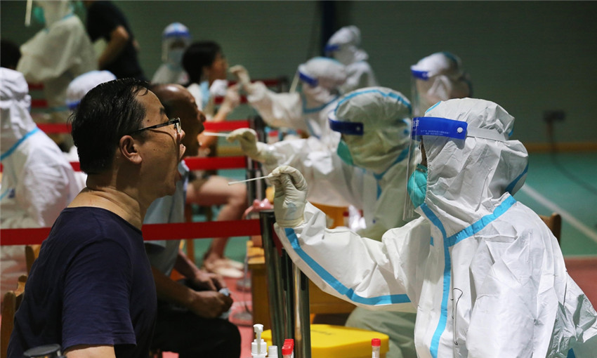 Ciudades chinas capacitan y contratan a personal para pruebas PCR ...