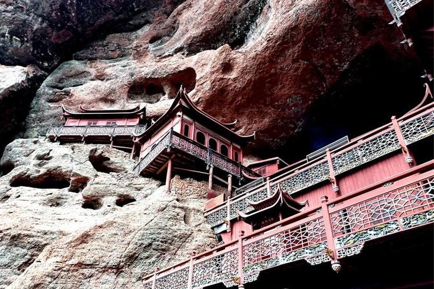 El templo de Ganlu, una joya escondida en una cueva de roca de Danxia ...
