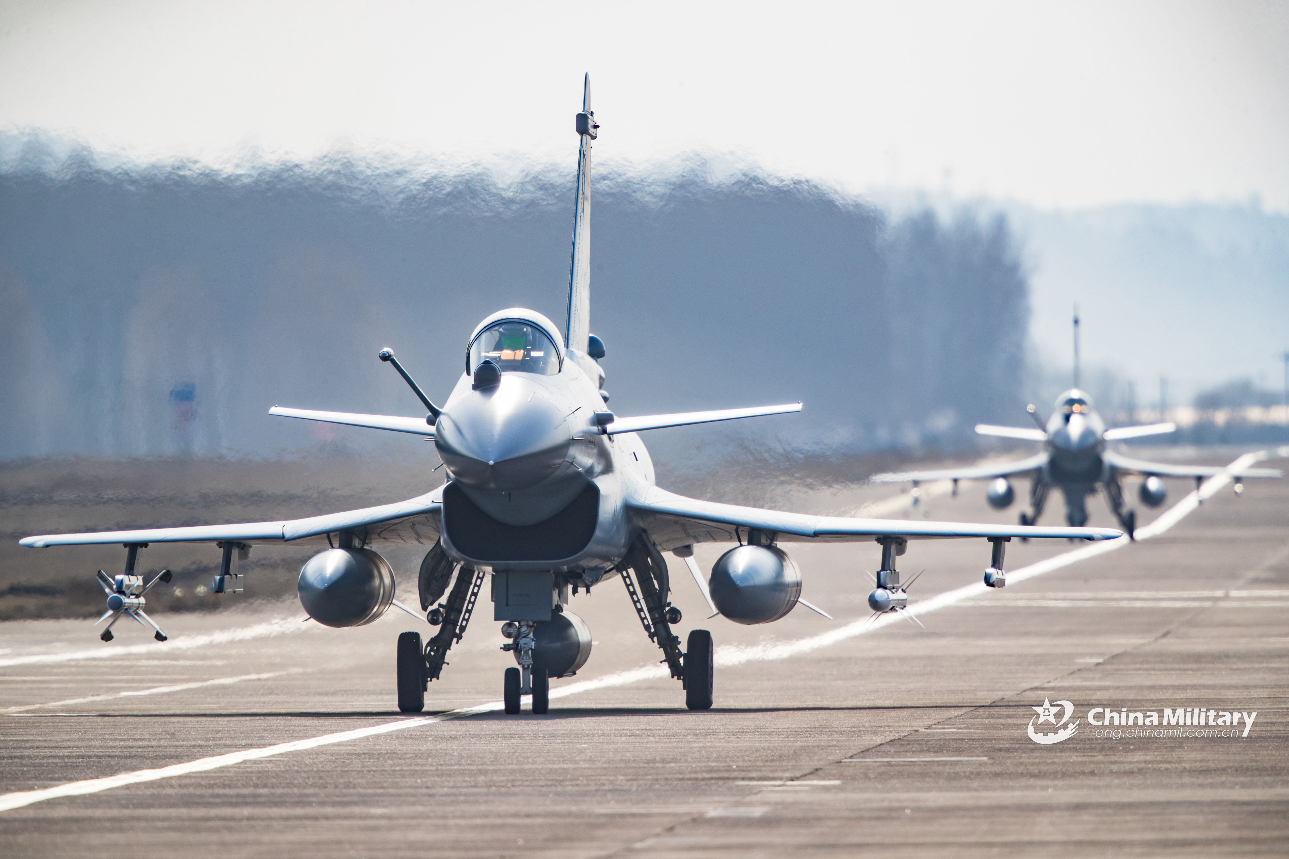 J-10 fighter jets take off on training sortie- China.org.cn