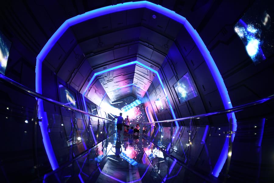 Visitors tour astronomical museum- China.org.cn