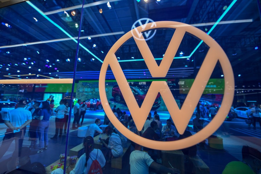 Volkswagen opens R&D center for e-mobility in east China - China.org.cn