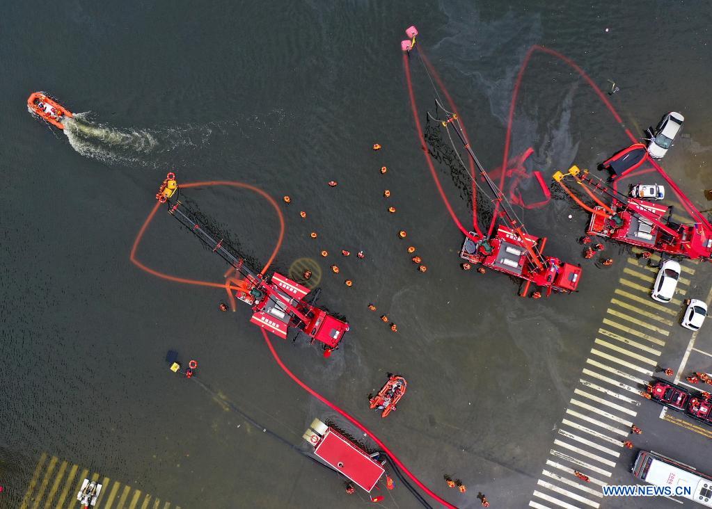 Rescue and drainage work in progress in Weihui City, Henan- China.org.cn