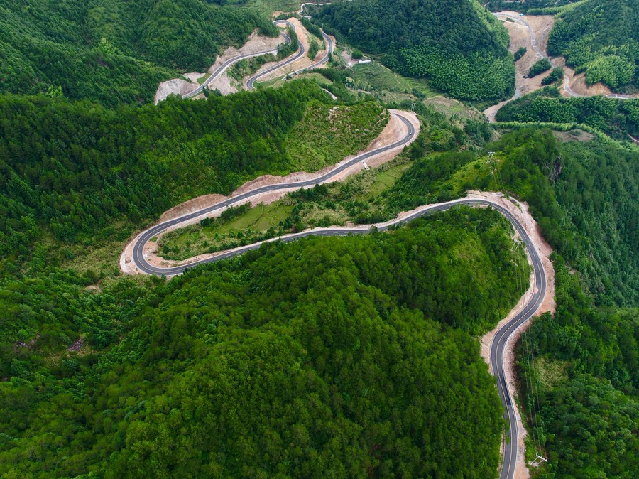 New roads providing jobs in rural areas- China.org.cn