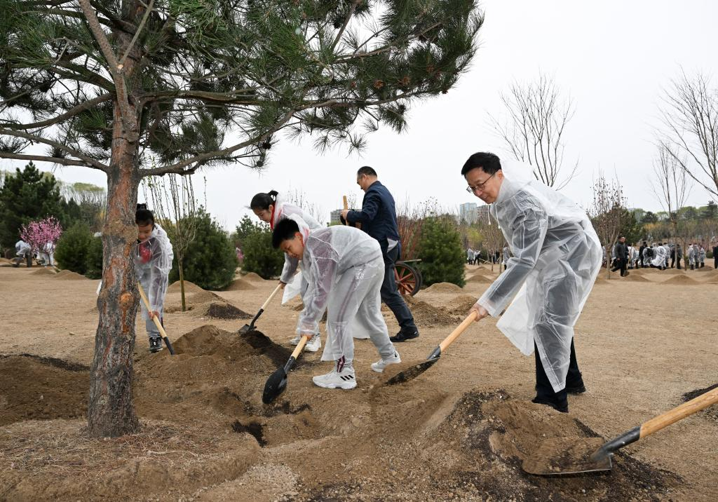 Xi plants trees in Beijing, urging more afforestation efforts for green ...