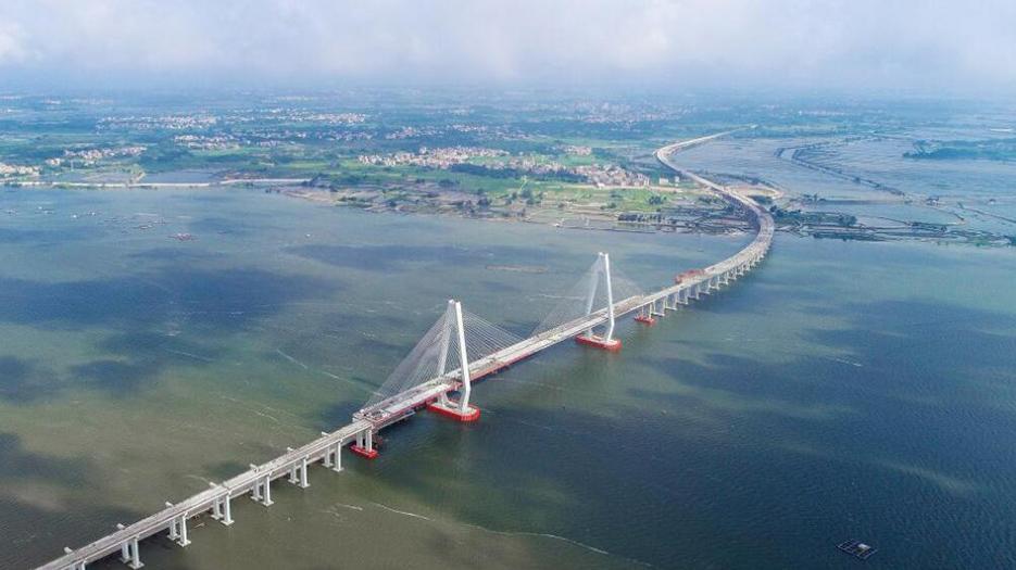 Luzhou grand bridge enters final stage of construction- China.org.cn