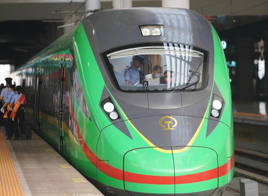 China-Laos Railway records 25,000 cross-border passenger trips - China ...