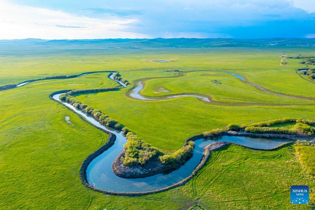 Scenery of grassland in Xilingol League of N China's Inner Mongolia ...
