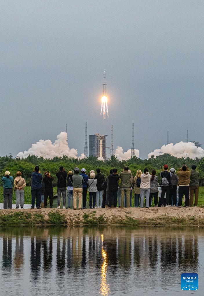 China launches new relay satellite for Earth-Moon communications- China ...