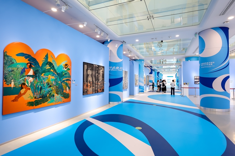 Youth art exhibition opens at National Aquatics Center - China.org.cn