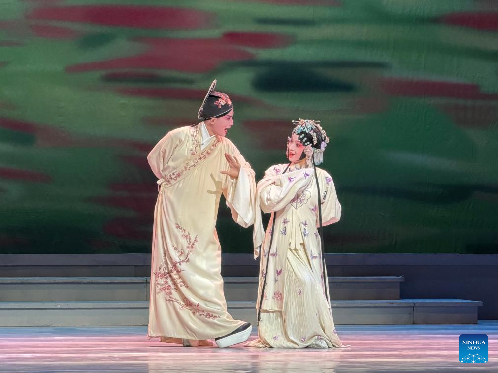 Mainland college students present Kunqu classic 'The Peony Pavilion' in ...