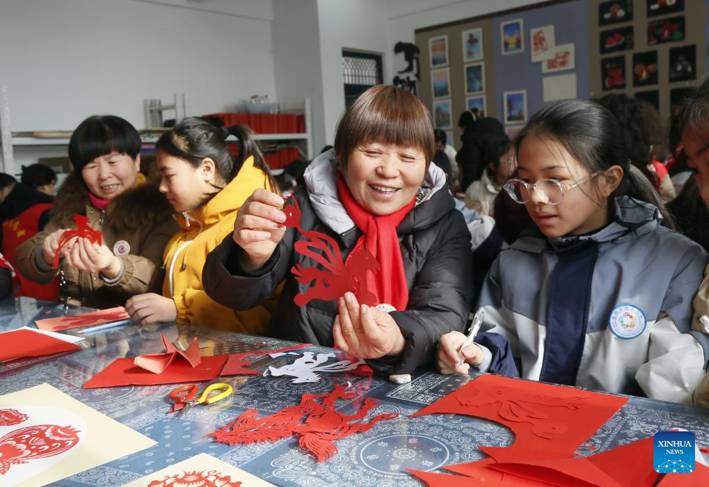 People across China make preparations for upcoming Spring Festival ...